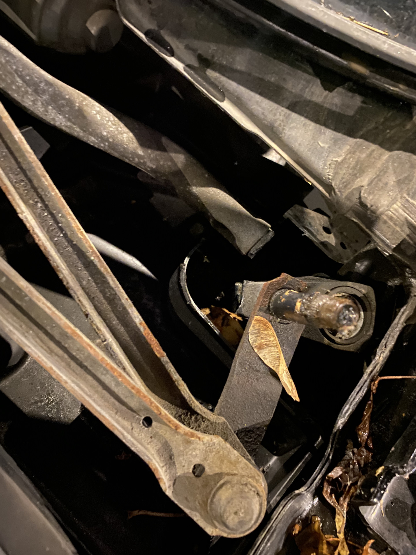 Трапеция дворников — Volvo XC70 III, 2,4 л, 2011 года | визит на сервис ...