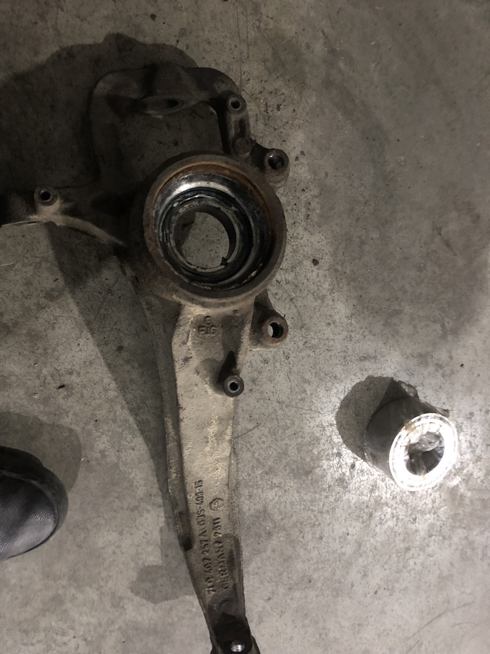 ЗАМЕНА ЛЕВОГО ПОДШИПНИКА СТУПИЦЫ ПЕРЕД — Audi Q7 (1G), 3 л, 2006 года ...