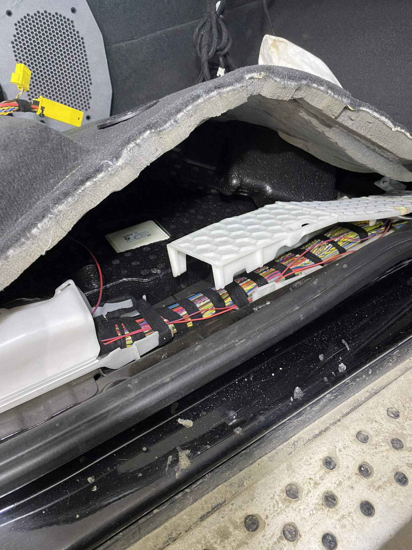 Дооснащение доводчиками дверей — BMW X5 (E70), 3 л, 2011 года | своими ...