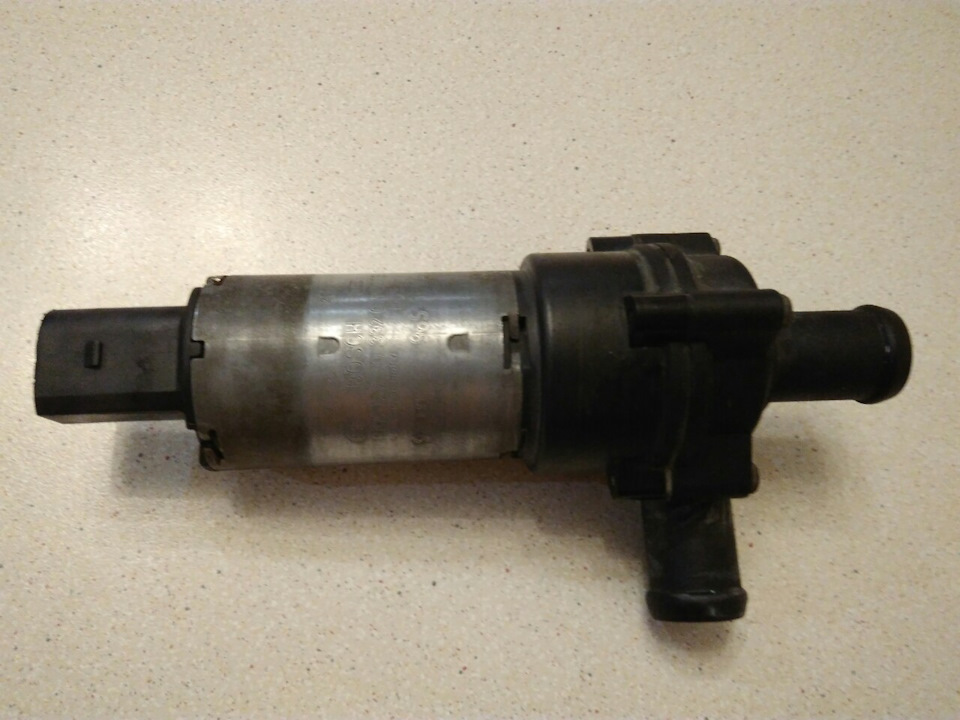 1J0965561A Дополнительный водяной насос VAG | Запчасти на DRIVE2