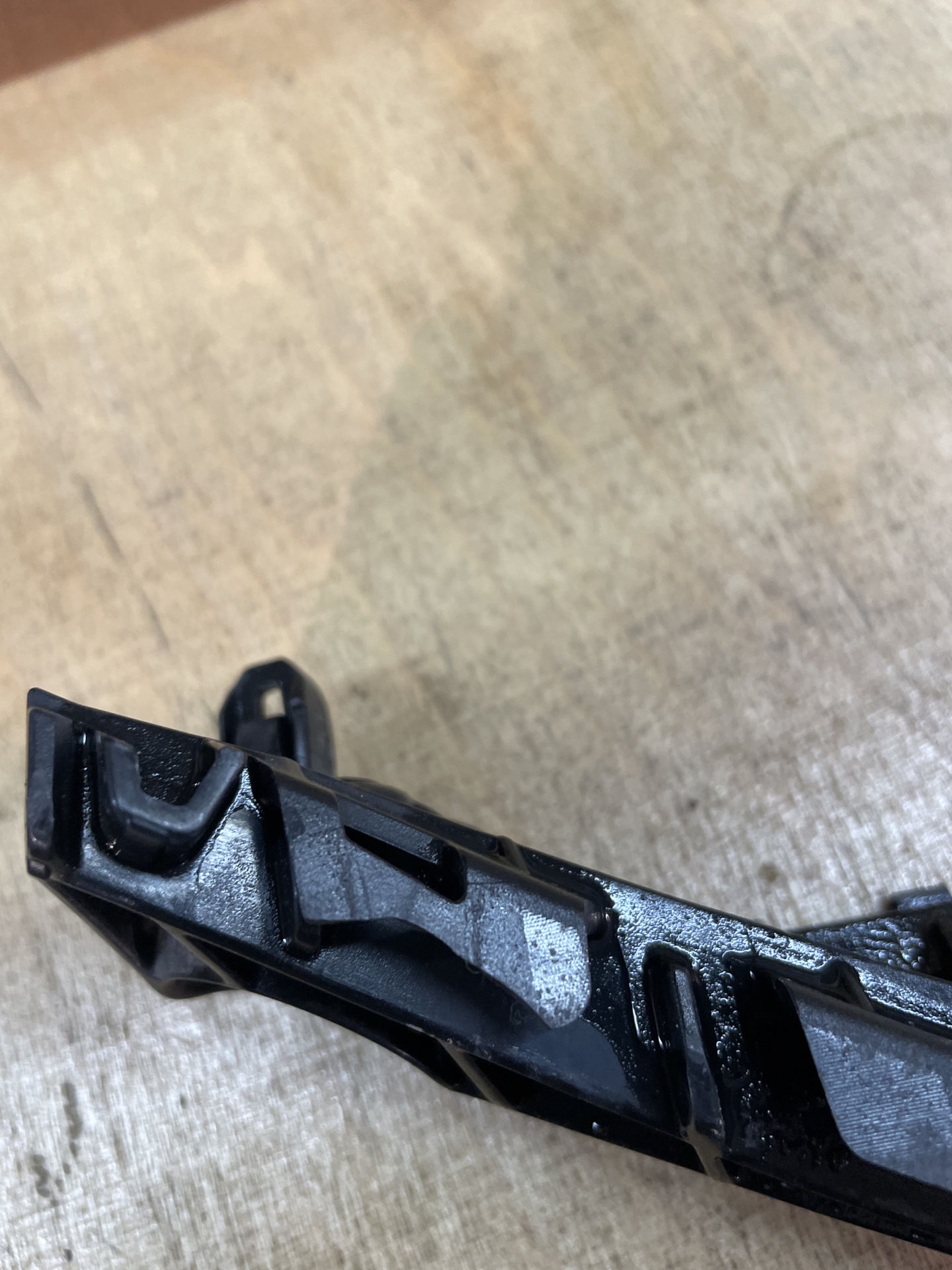 Замена кронштейна крепления бампера. — Lexus LS (USF40/41), 4,6 л, 2007 ...