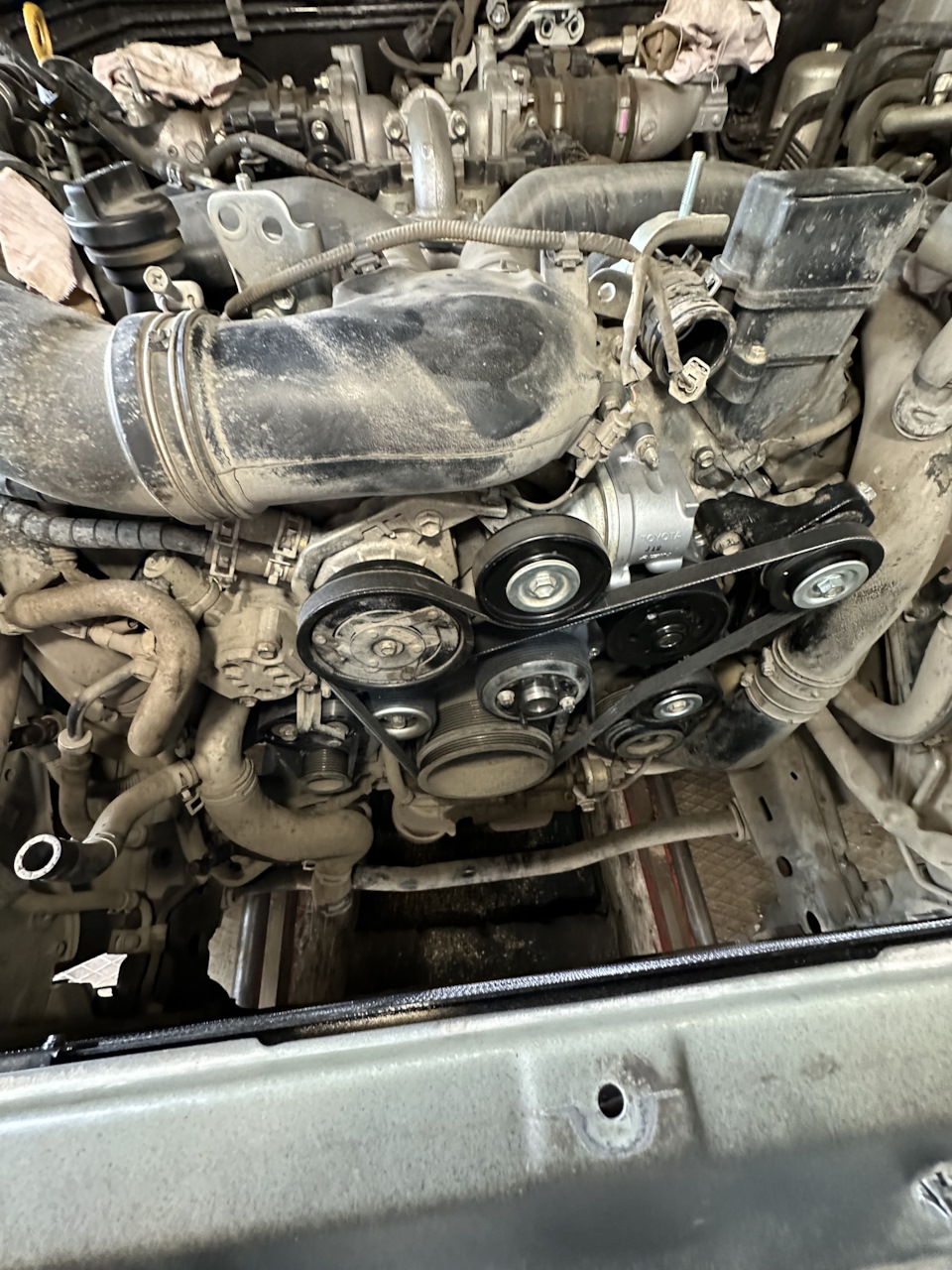 Всякое бывает. Очередной ремонт. Часть 2 — Toyota Land Cruiser 200, 4,5 ...