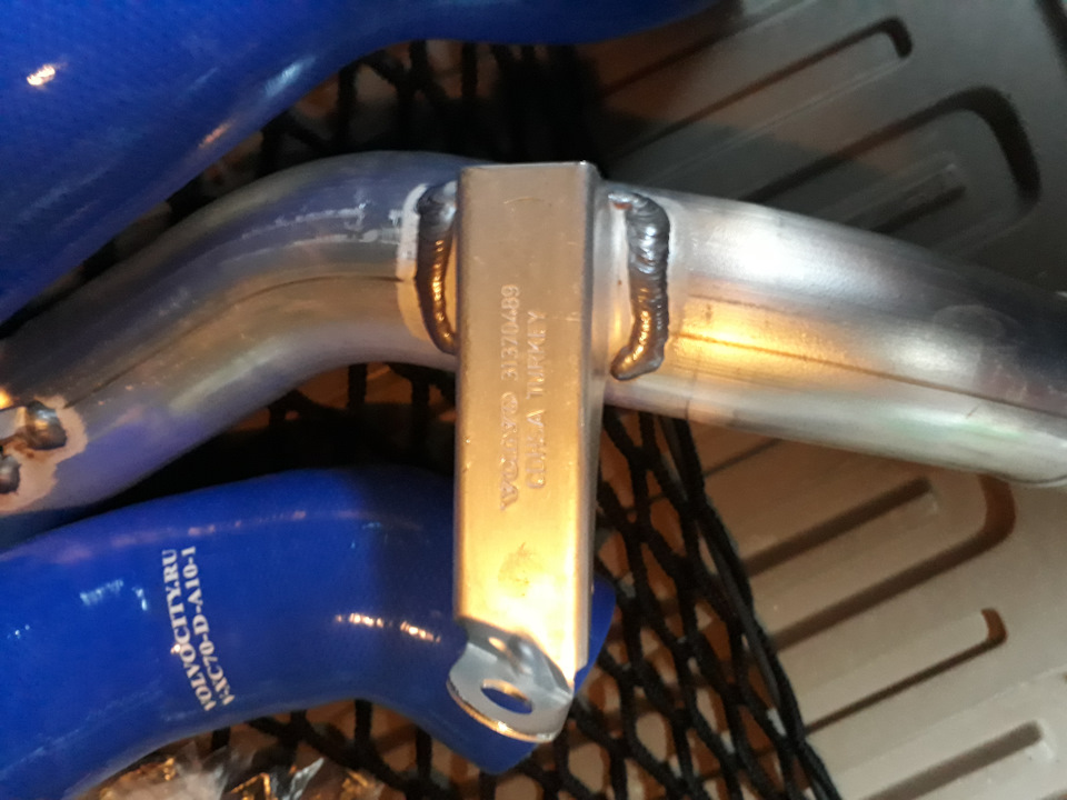 31370489 Патрубок наддува воздуха Volvo | Запчасти на DRIVE2