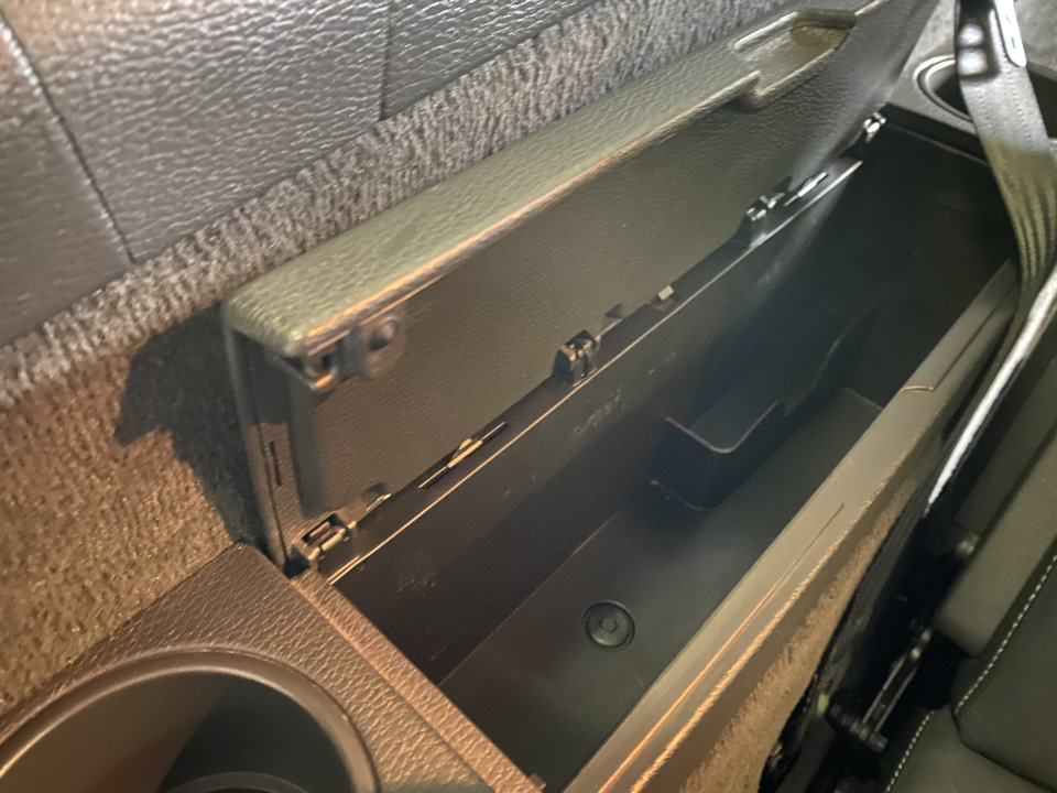 Мелочевочка передней части салона — Volvo XC90 (1G), 2,5 л., 2004 года ...