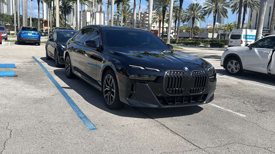 BMW 7 series (G70) 3.0 гибридный 2024 | на DRIVE2