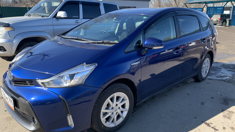 Toyota Prius Alpha 1.8 гибридный 2016 | ZVW41 на DRIVE2