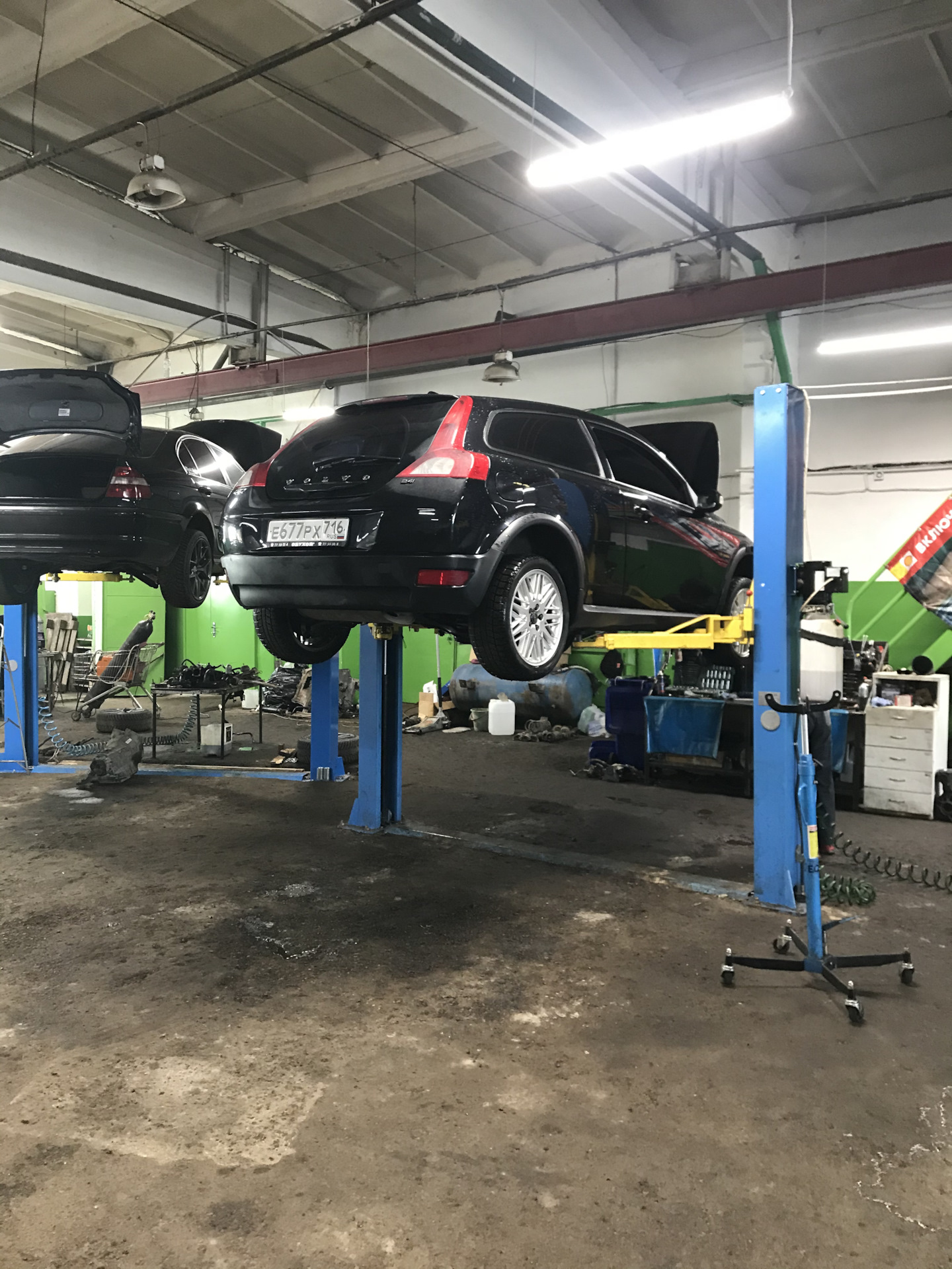 Слесарка, BlueVi, плафоны номера — Volvo C30, 2,4 л, 2009 года | визит ...