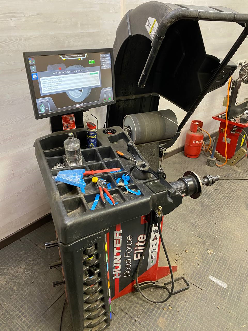 Балансировка колёс на оборудовании Hunter — BMW X5 (F15), 3 л, 2016 ...