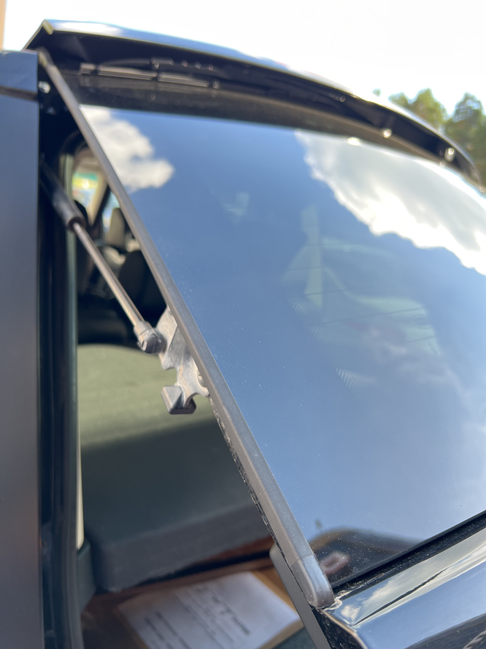 Небольшие обновки (рычаг АКПП, молдинги заднего стекла, вискомуфта ...