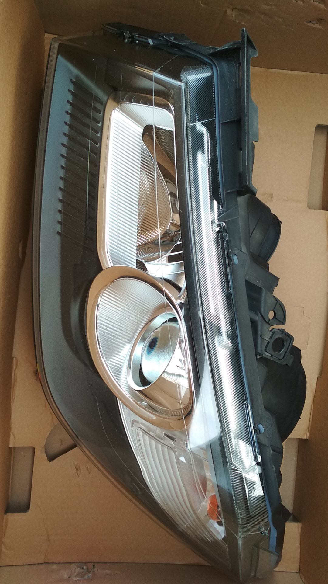 Новые фары Valeo — Renault Megane II, 1,6 л, 2007 года | запчасти | DRIVE2