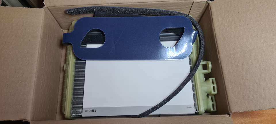 Замена салонного радиатора. — Volvo XC70 II, 2,4 л, 2001 года ...