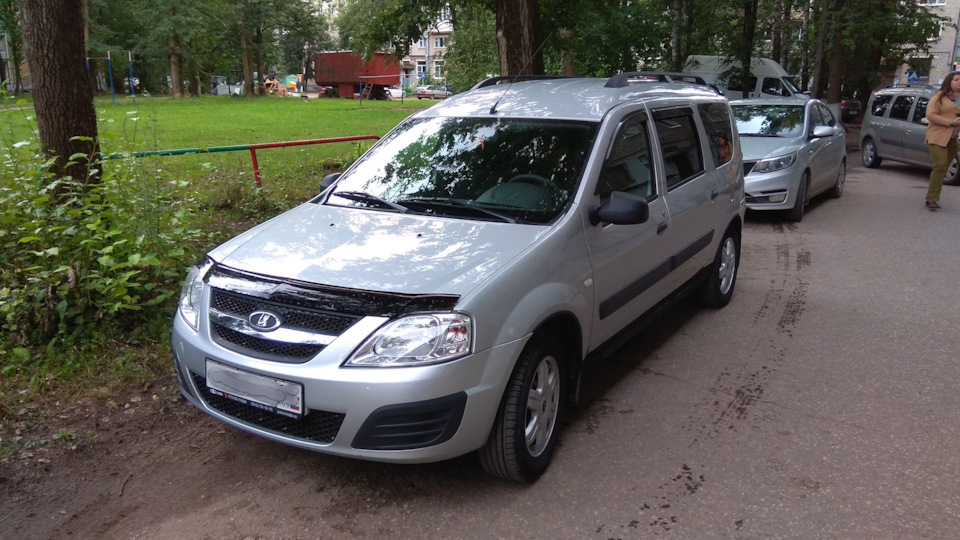 Замена передних стоек стабилизатора (косточек) — Lada Ларгус, 1,6 л ...