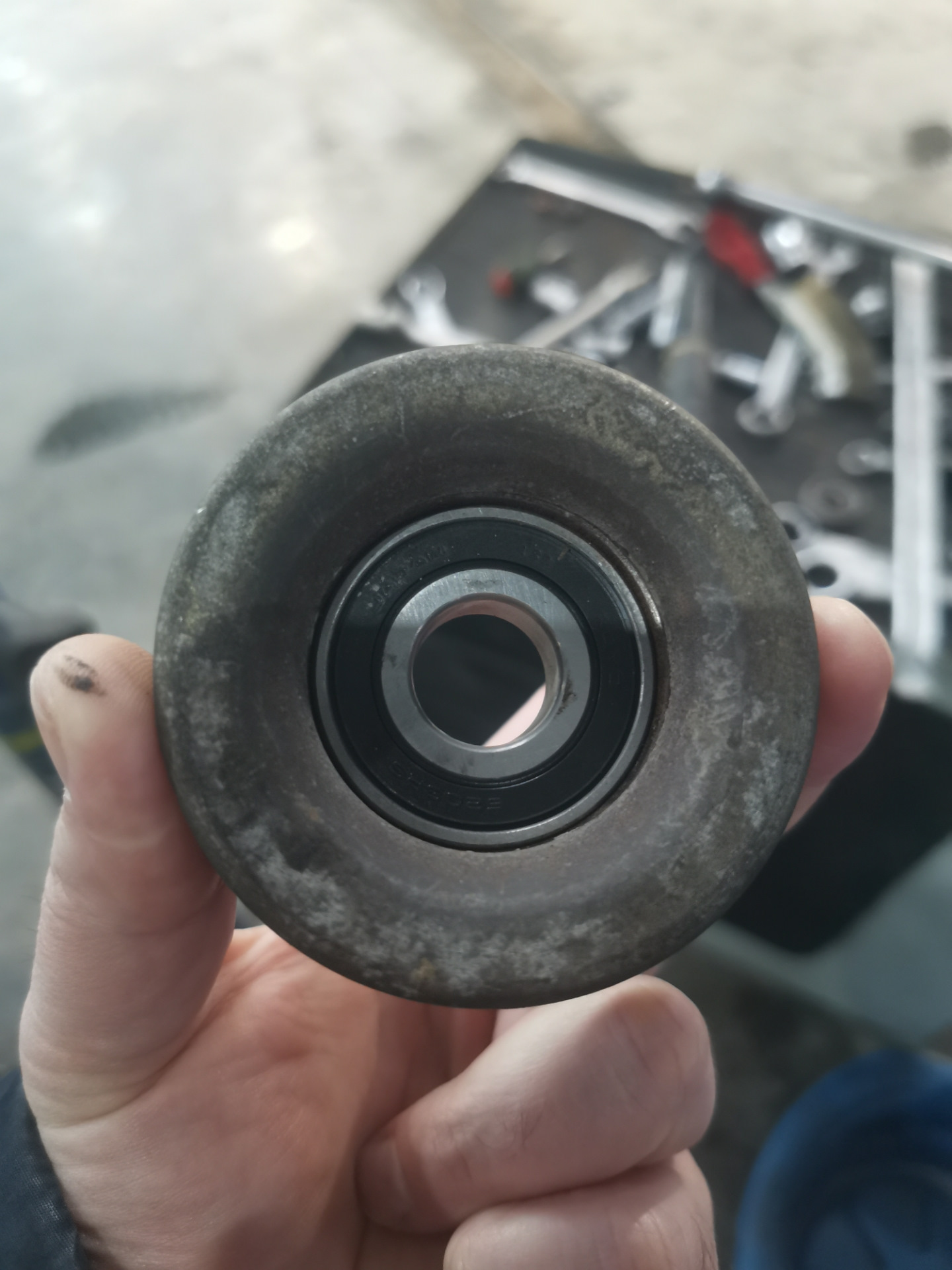 Замена натяжного и обводного ролика — Subaru Tribeca B9, 3,6 л, 2011 ...