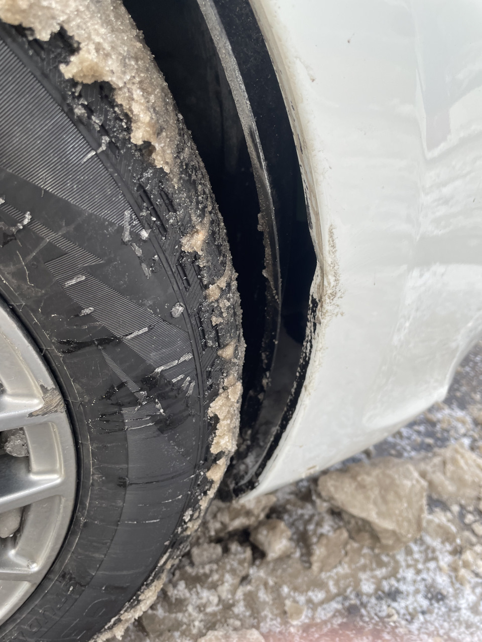 Оторвался подкрылок — Hyundai Solaris Hatchback, 1,6 л, 2014 года ...