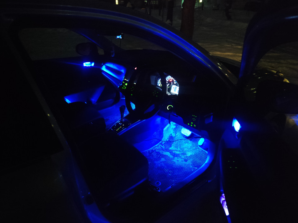 RGB или ЛГБТ подсветка в салон =) — Toyota Corolla Fielder Hybrid, 1,5 ...