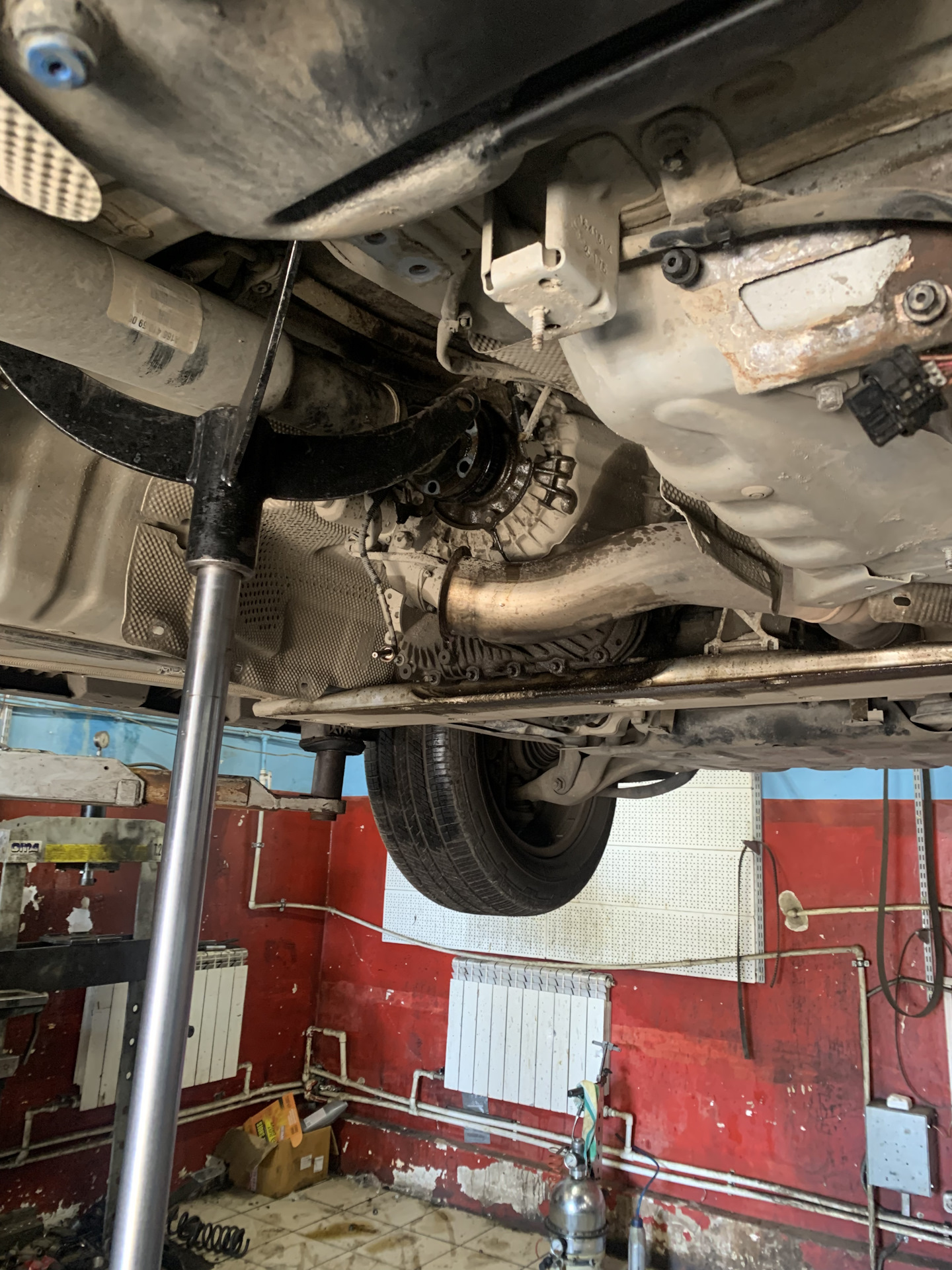 Замена сапуна и сальника раздатки — Mercedes-Benz GL-Class (X166), 3 л ...