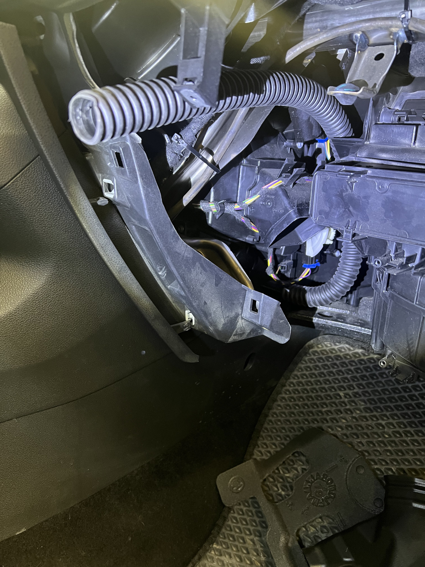 Наши руки не для скуки ч2 — Skoda Karoq, 1,4 л, 2020 года | своими руками | DRIVE2