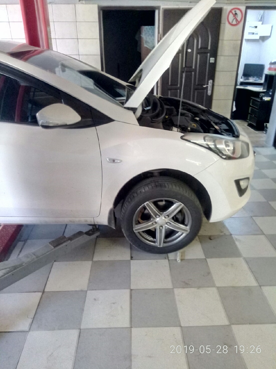 Шаровая опора (левая)-замена. — Hyundai i30 (2G), 1,4 л, 2013 года | визит на сервис | DRIVE2