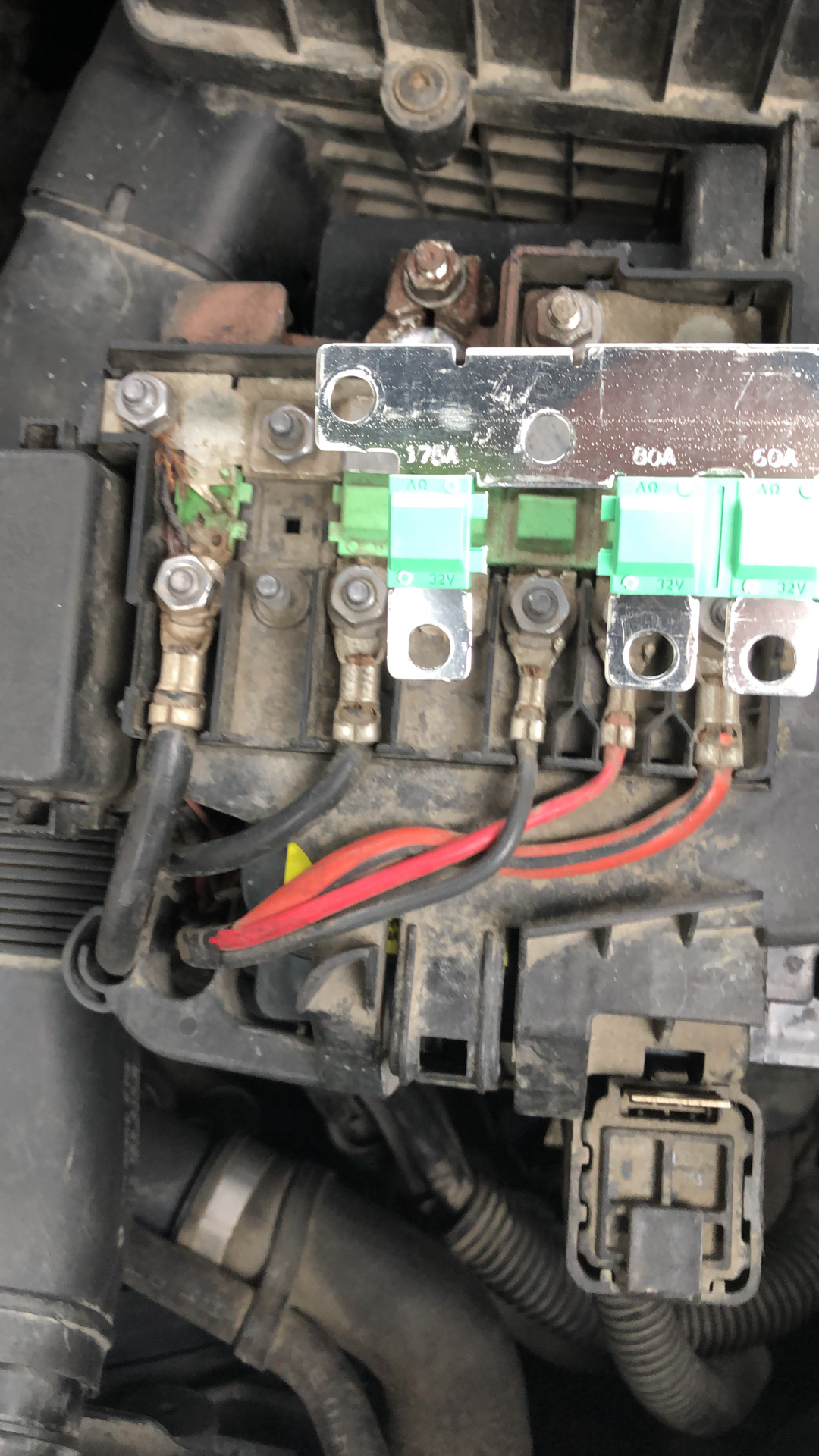 Блок предохранителей 6R0 937 629 B — Skoda Fabia RS Mk2, 1,4 л, 2011 ...