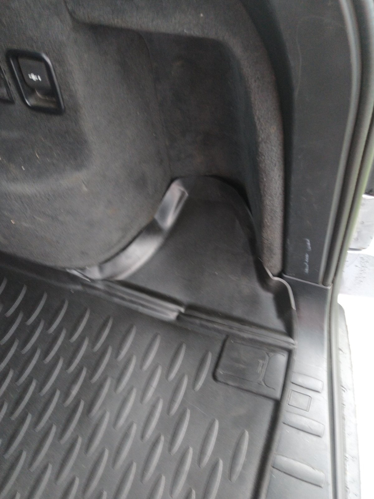 Ковры багажника. — BMW X3 (E83), 2 л, 2008 года | аксессуары | DRIVE2