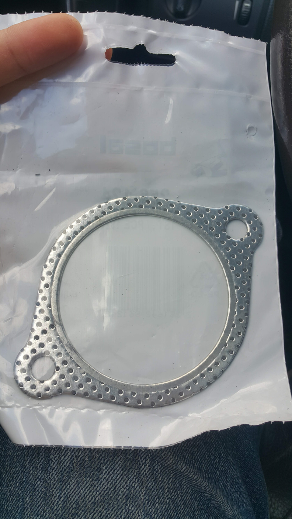 Замена выхлопа. Средняя и задняя банки. — Volvo XC70 II, 2,4 л, 2002 ...