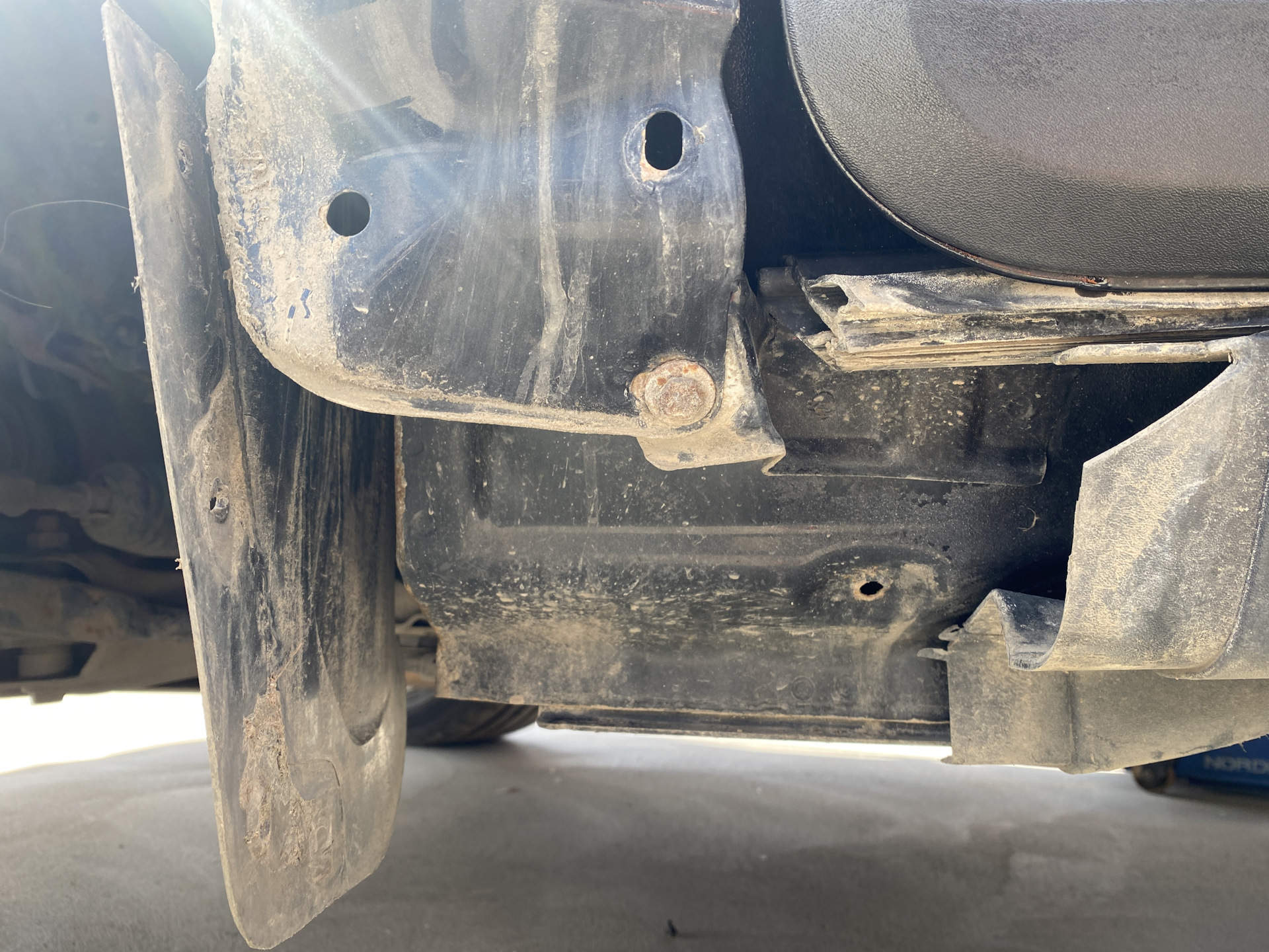 Частная практика: Удаление ржавчины с Volvo XC90 путём замены деталей ...