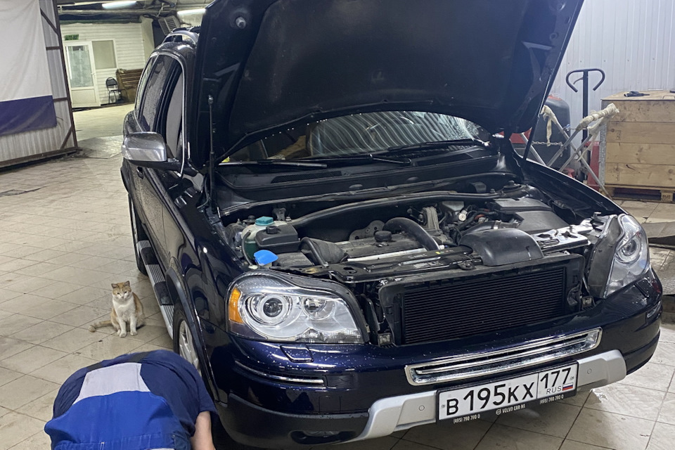 Эпичная эпопея и смотрящий над всеми:) — Volvo XC90 (1G), 2,5 л, 2010 ...