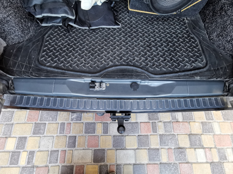 Внимание к деталям. Порог багажника! — Ford Transit Connect, 1,8 л ...