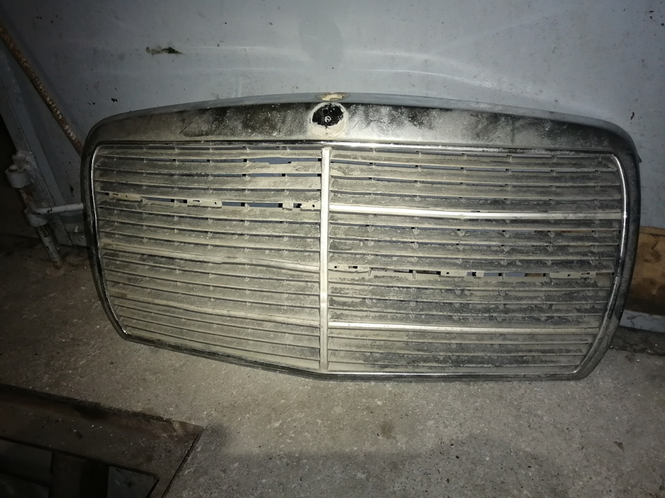 Решетка радиатора на Mercedes-Benz W123. Б/у | 1 500 ₽ в городе ...