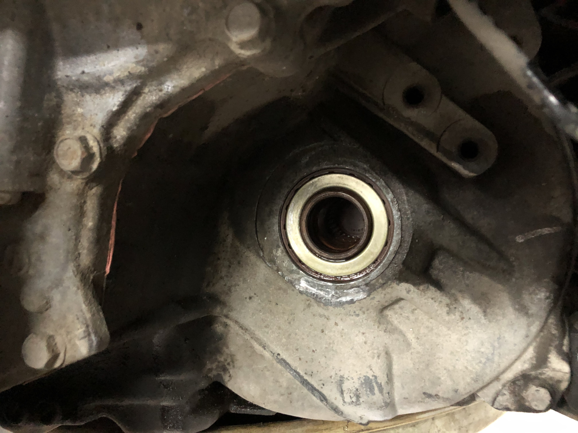 ТО 380 и сальник левого привода. Опять. — Volvo XC70 II, 2,5 л, 2004 ...