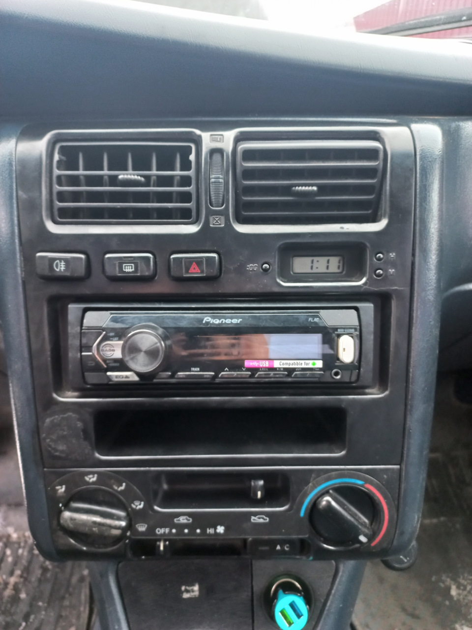 Магнитола, чуть обновка — Toyota Carina E, 1,6 л, 1998 года ...