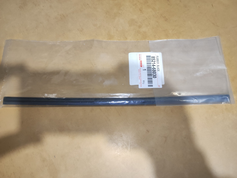 Замена резинок стеклоочистителей — Toyota Corolla (140/150), 1,6 л ...