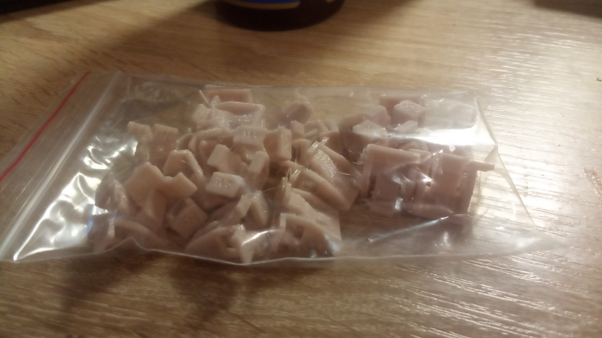 Клипсы накладок порогов (3D) — Mazda 323 V, 1,5 л, 1997 года | своими ...