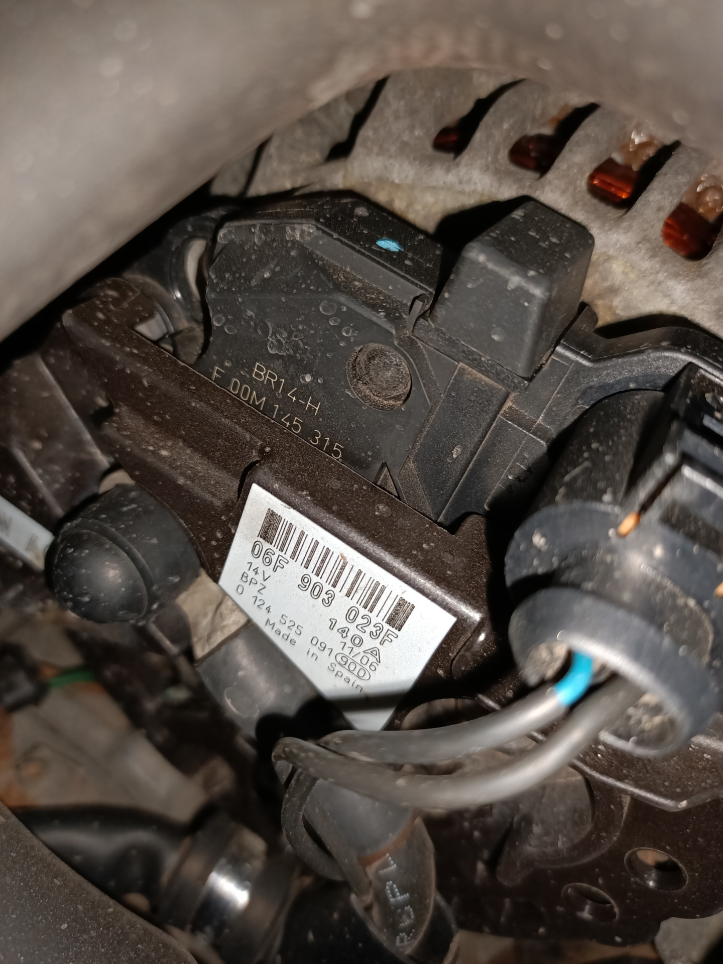 Генератор — Volkswagen Golf Mk4, 1,9 л, 2003 года | поломка | DRIVE2