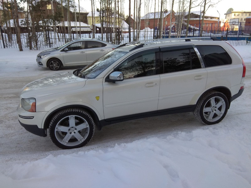 Шины летние 225/35 R20, литые диски Momo 8Jx20 ET40 5x108. Б/у | 60 000 ...