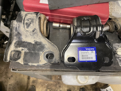 31387571 Сайлентблок задний переднего левого рычага Volvo | Запчасти на ...