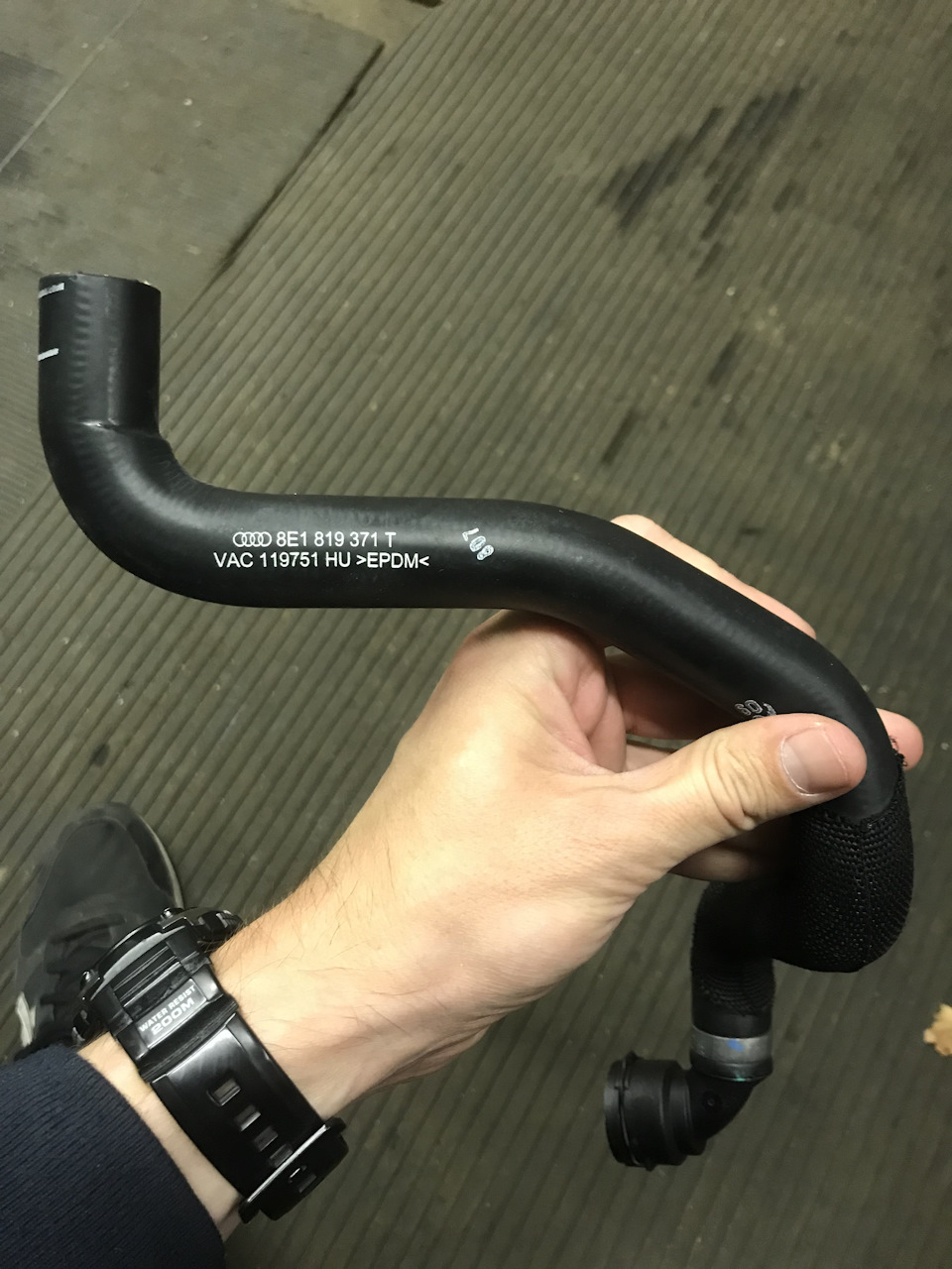 8E1819371T Шланг системы охлажд VAG | Запчасти на DRIVE2