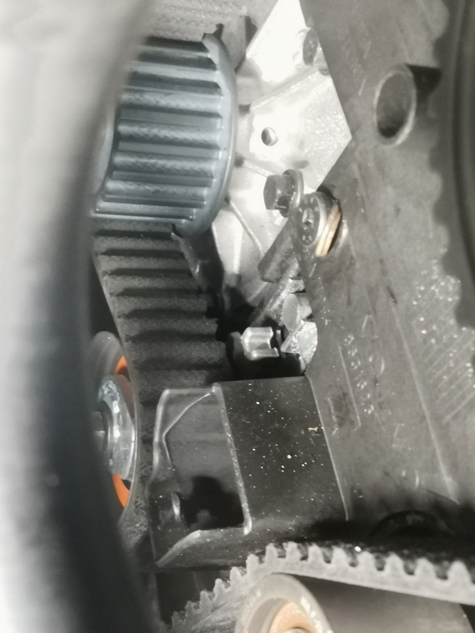 Замена ремня ГРМ и помпы, сальника распредвала, коленвала 2.4 дизель ...