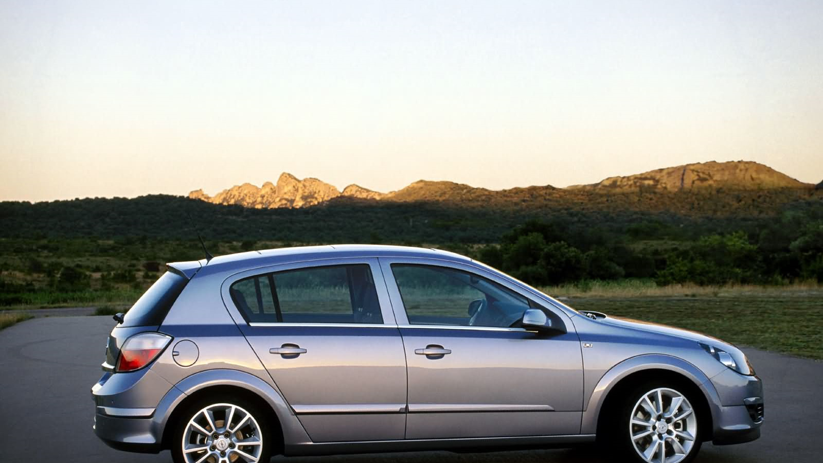 Opel Astra H 1.8 бензиновый 2007 | на DRIVE2