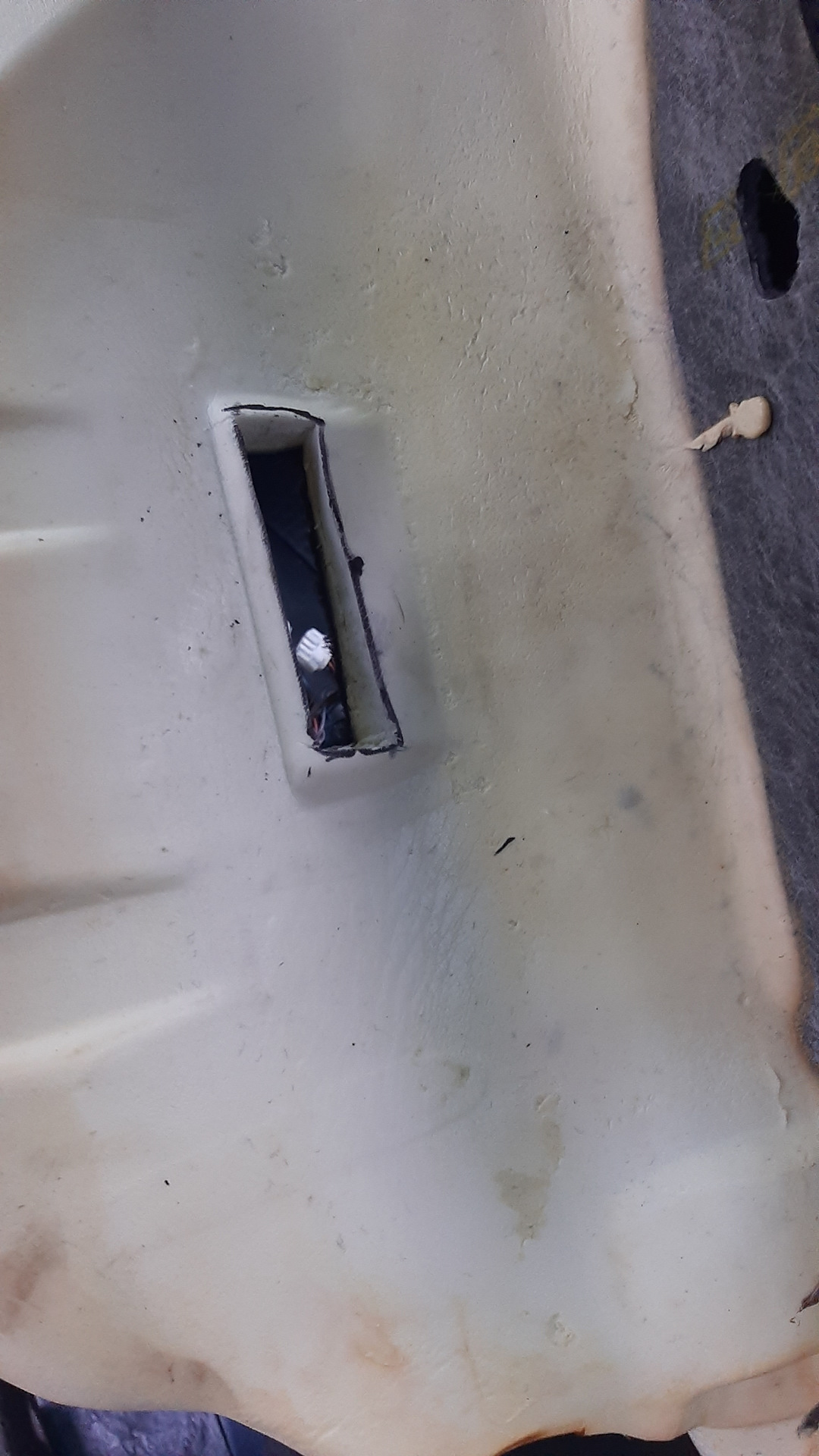 Замена заглушек пола — BMW 7 series (E38), 2,8 л, 1998 года | запчасти ...