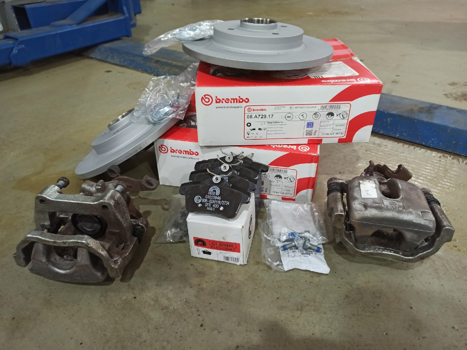 Задние тормоза 268мм от Peugeot 3008 — Peugeot 308 (1G), 1,6 л, 2012 ...