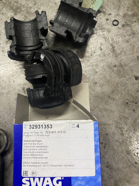7L0411313G Втулка переднего стабилизатора / VW Touareg 03 ~ VAG ...
