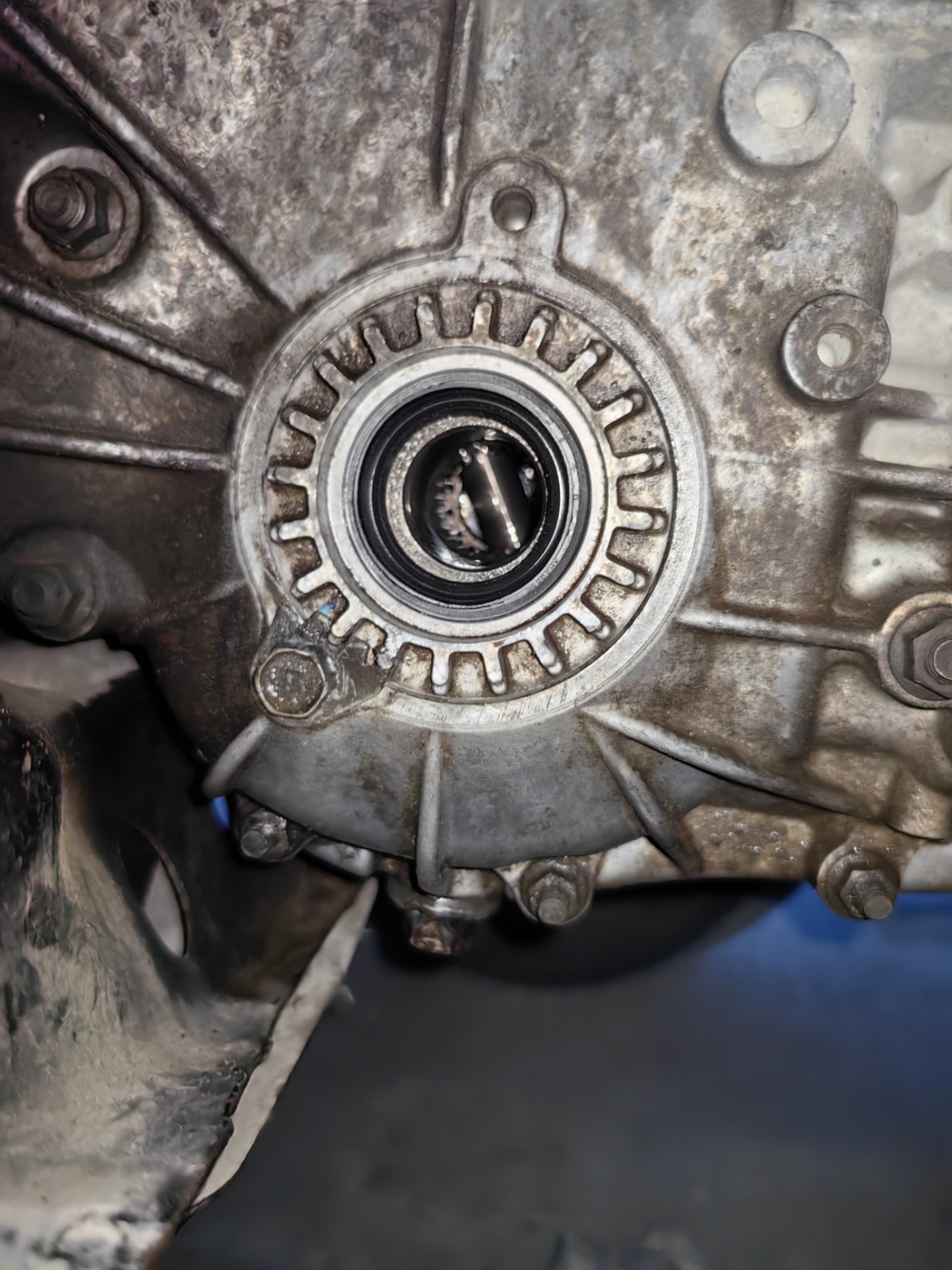 Замена сальников передних приводов на мкпп — Subaru Forester (SF), 2 л ...