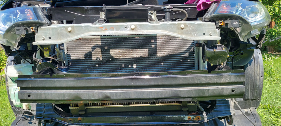 №15. Ремонт после ремонта. Сетка в бампер. Гудки. Туманки. — Mitsubishi ...