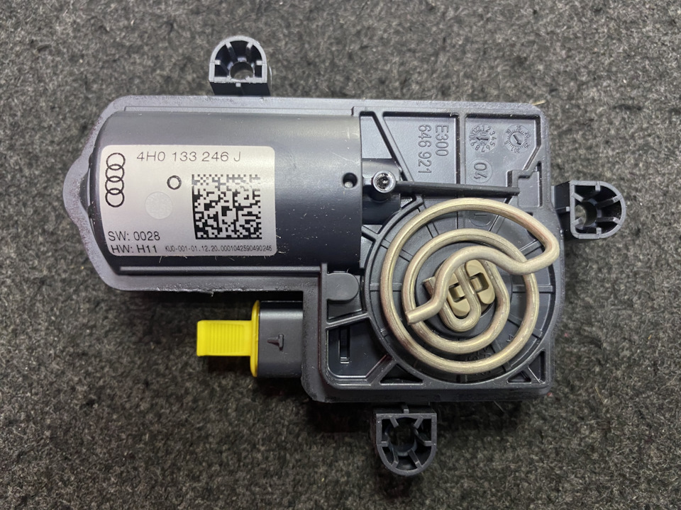 13. Заслонка системы выпуска — Audi RS Q3 (1G), 2,5 л, 2013 года ...