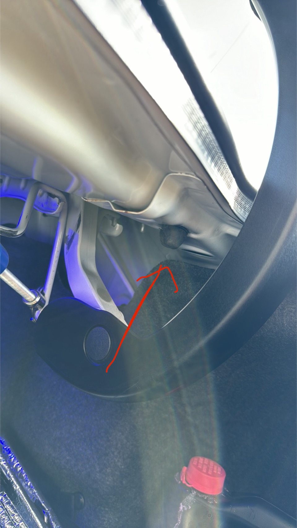 Отбойник крышки багажника — Toyota Camry (XV50), 2,5 л, 2016 года ...