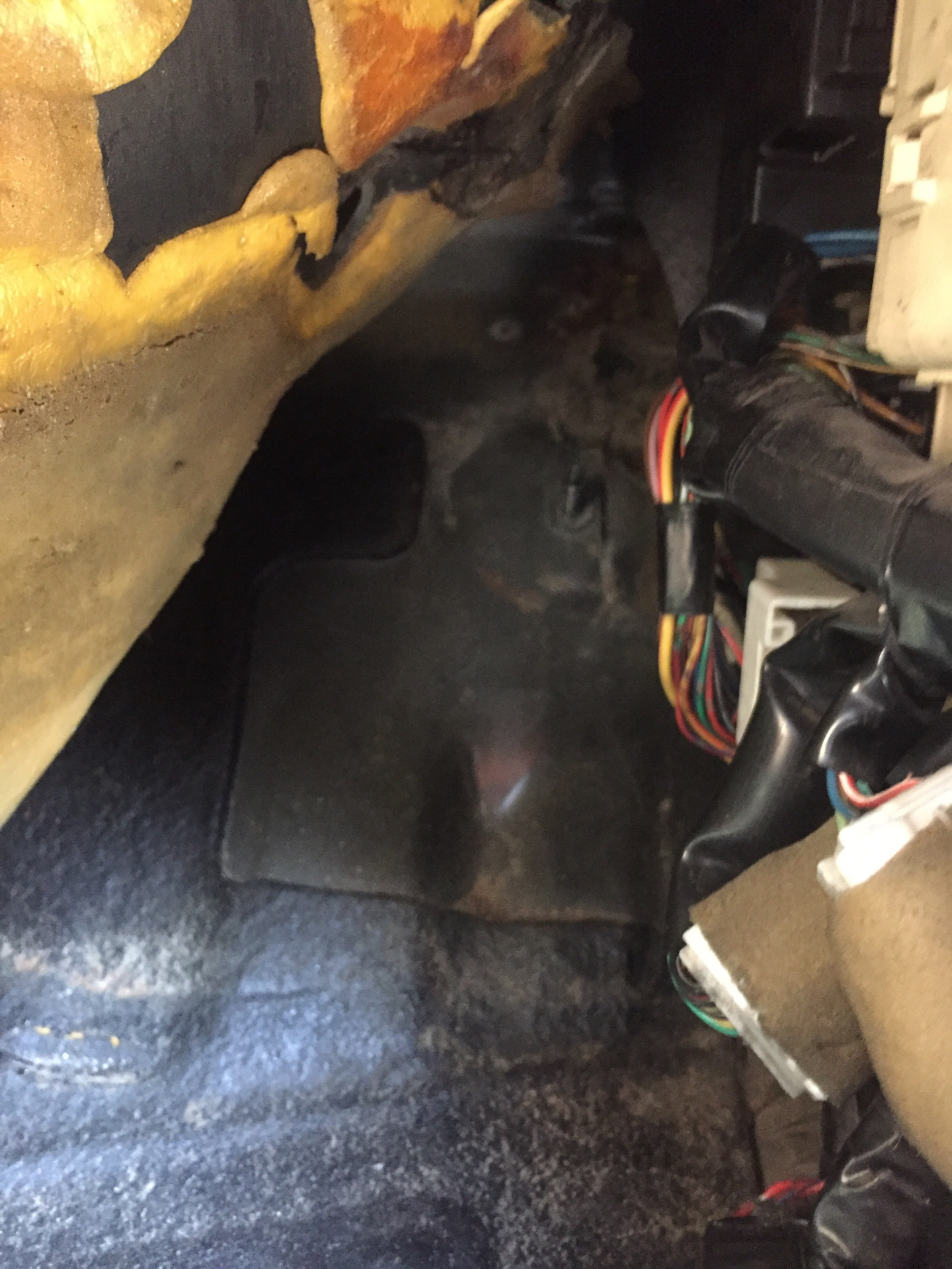 SOS тону в салоне — Toyota Land Cruiser 100, 4,2 л, 2004 года | другое ...