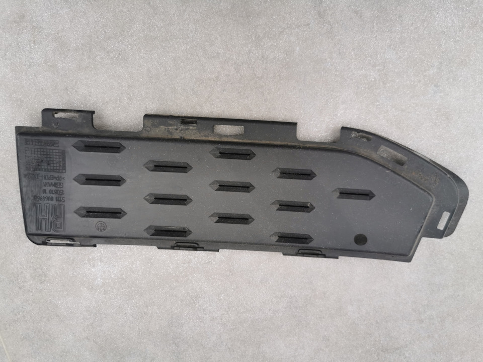 Решетка в бампер правая Bmw 5 G30 на BMW 5 series (G30). Б/у | 2 000 ...