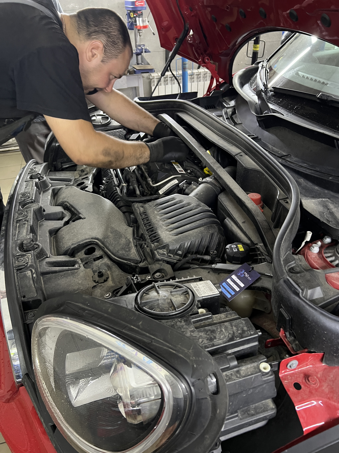 Замена свечей — MINI John Cooper Works Countryman (2G), 2 л, 2019 года ...