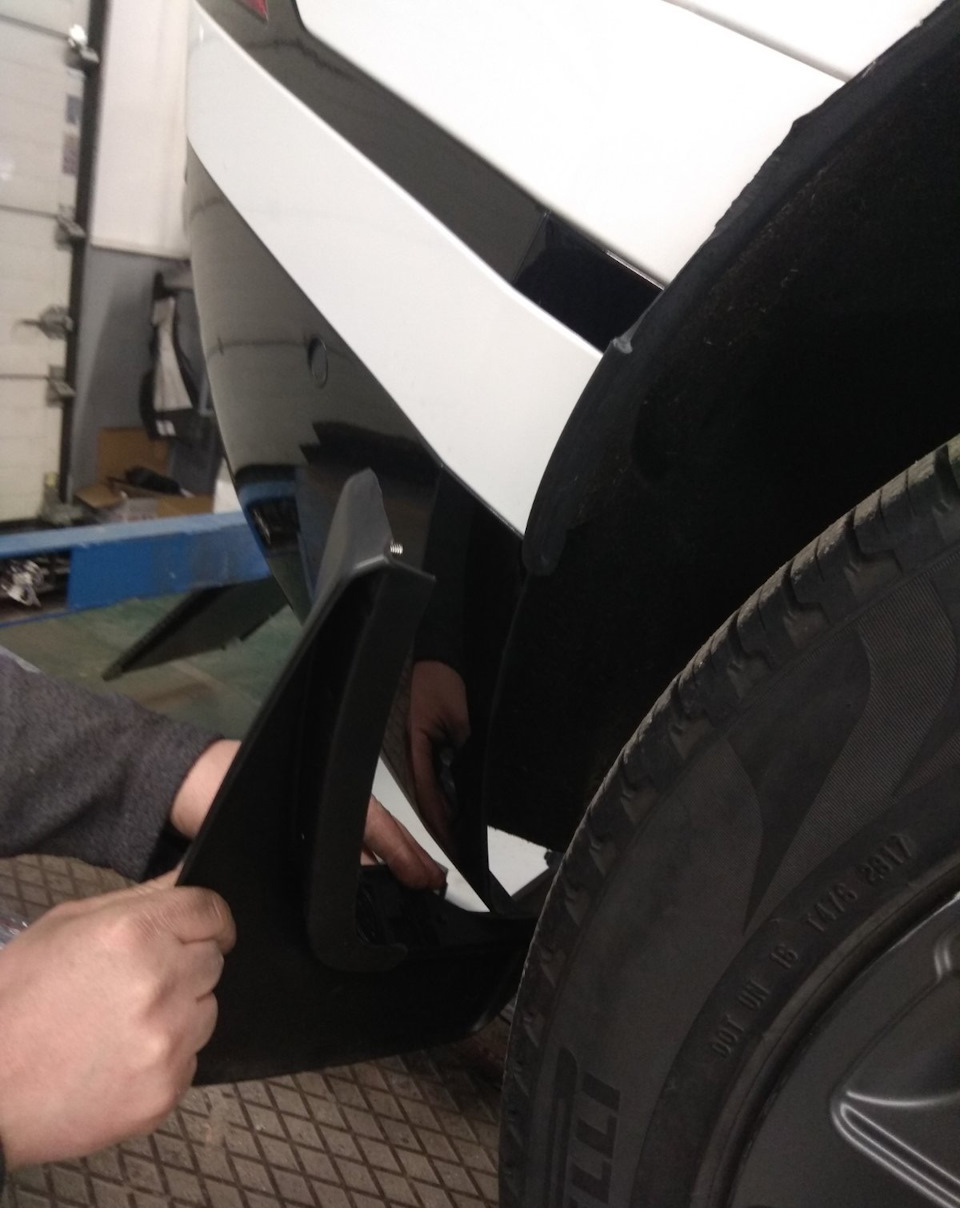 Брызговики RR Velar — Land Rover Range Rover Velar, 2 л, 2018 года ...